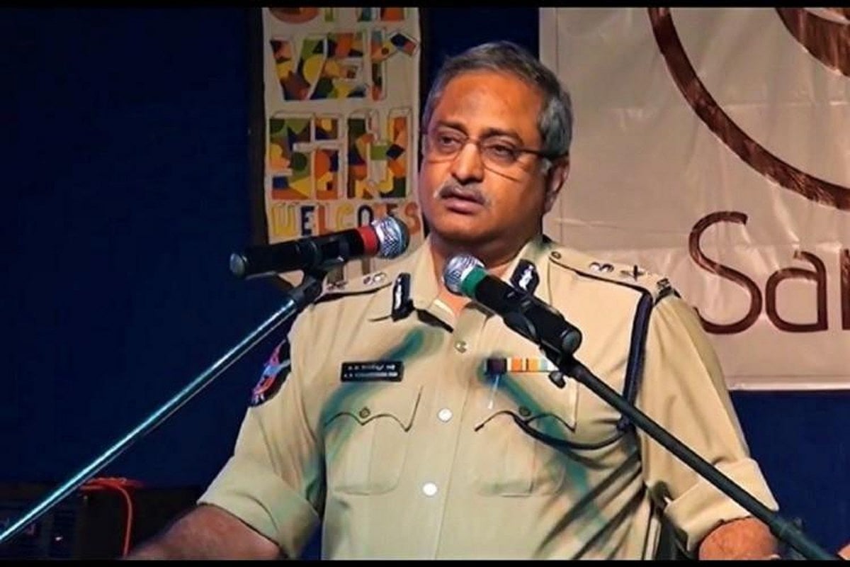 AP High Court quashes corruption case against retd IPS officer AB ...