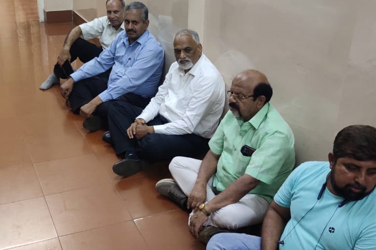 Bengaluru Activists Protest Against Bbmp Official Over Alleged Threats