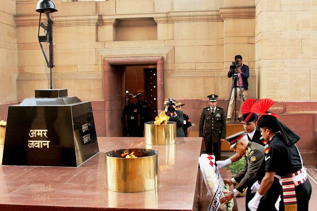 Flame of Amar Jawan Jyoti to be put out after 50 yrs, merged with fire ...