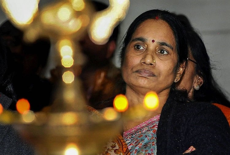 Asha Devi starts petition asking PM to expedite death penalty of ...