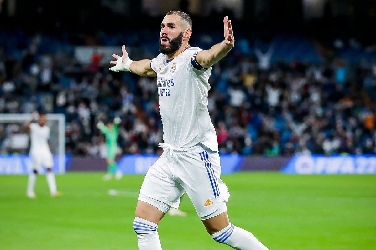 Benzema hat trick as Real Madrid conquer Camp Nou to qualify for Copa ...