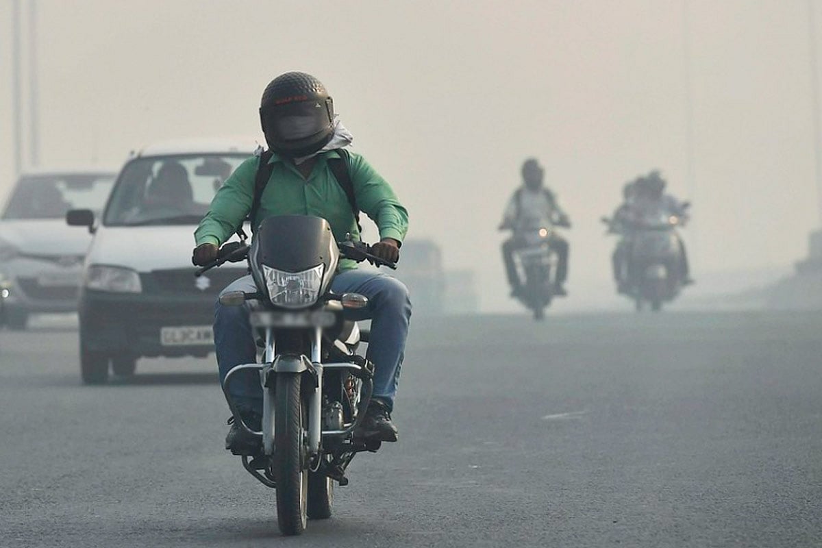 Rs 500 fine for two-wheelers without rearview mirror, working indicator ...