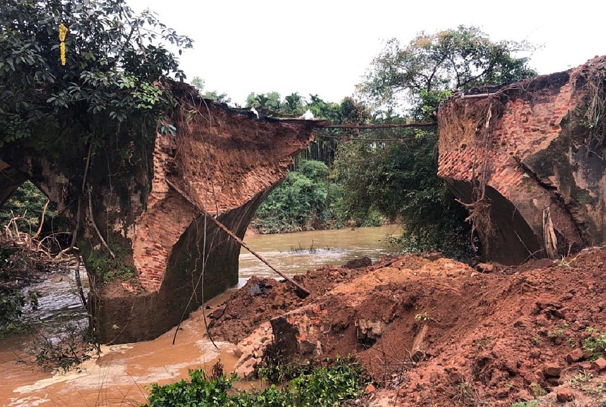 British-era bridge in Shivamogga partially collapses after cracks develop