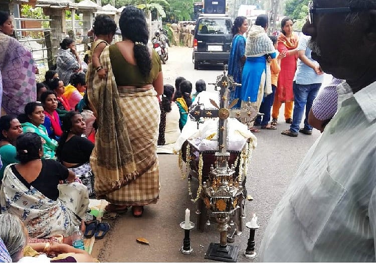 As Kerala church factions get into ugly spat, 95-yr-old's funeral left ...