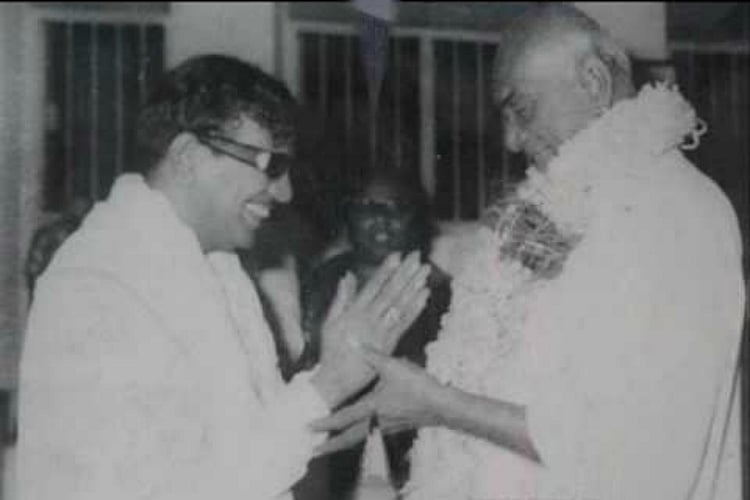 Did Karunanidhi deny Rajaji and Kamaraj a Marina burial?