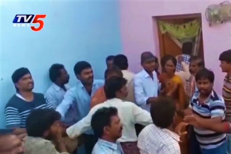 Two groups clash over drinking water in Andhra's Kurnool, four injured