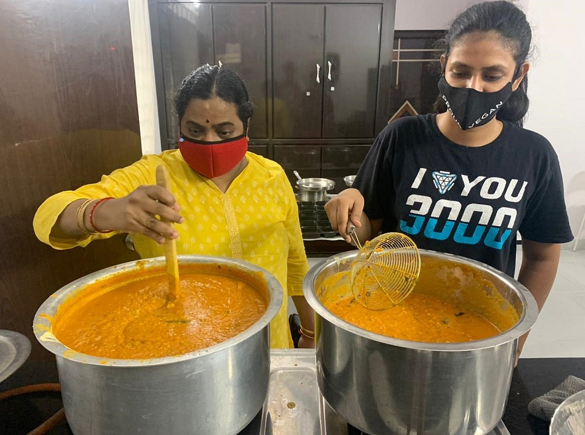 After his death, activist Achyuta Rao's kin is helping COVID-affected ...