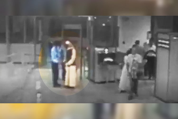 High alert across Bengaluru metro, bus stations after man refuses ...