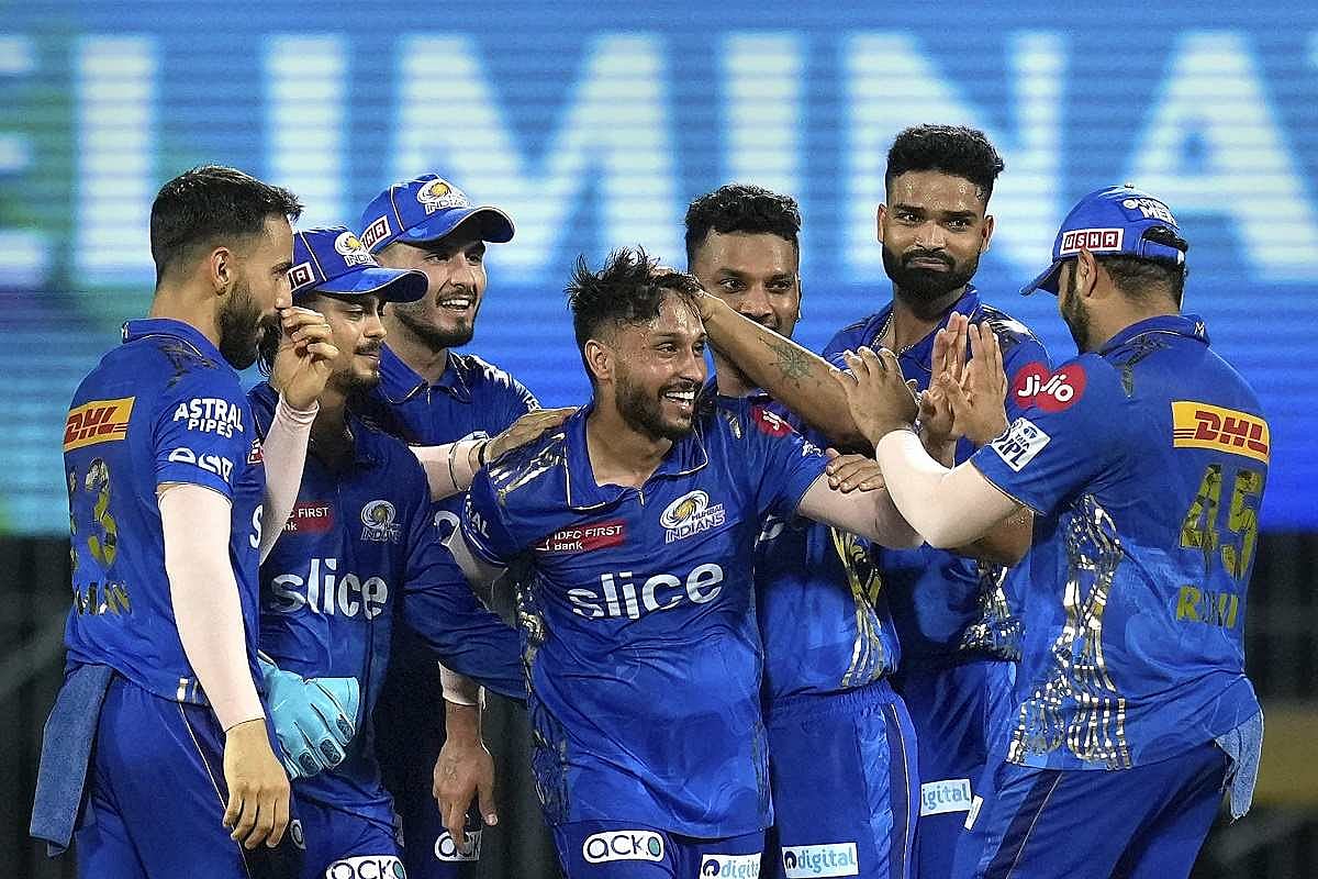 IPL 2023, Eliminator: Madhwal's 5/5 helps MI advance to Qualifier 2 ...