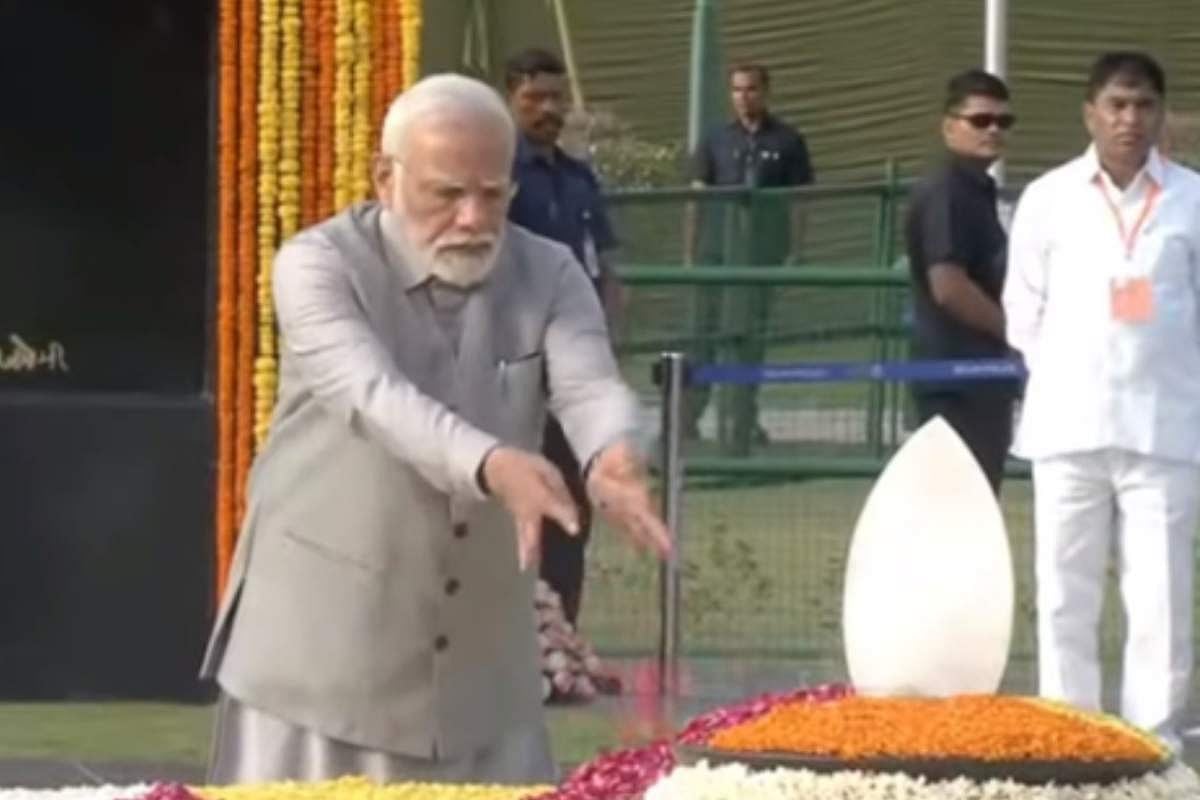 President Murmu, PM Modi pay tributes to Atal Bihari Vajpayee on his ...