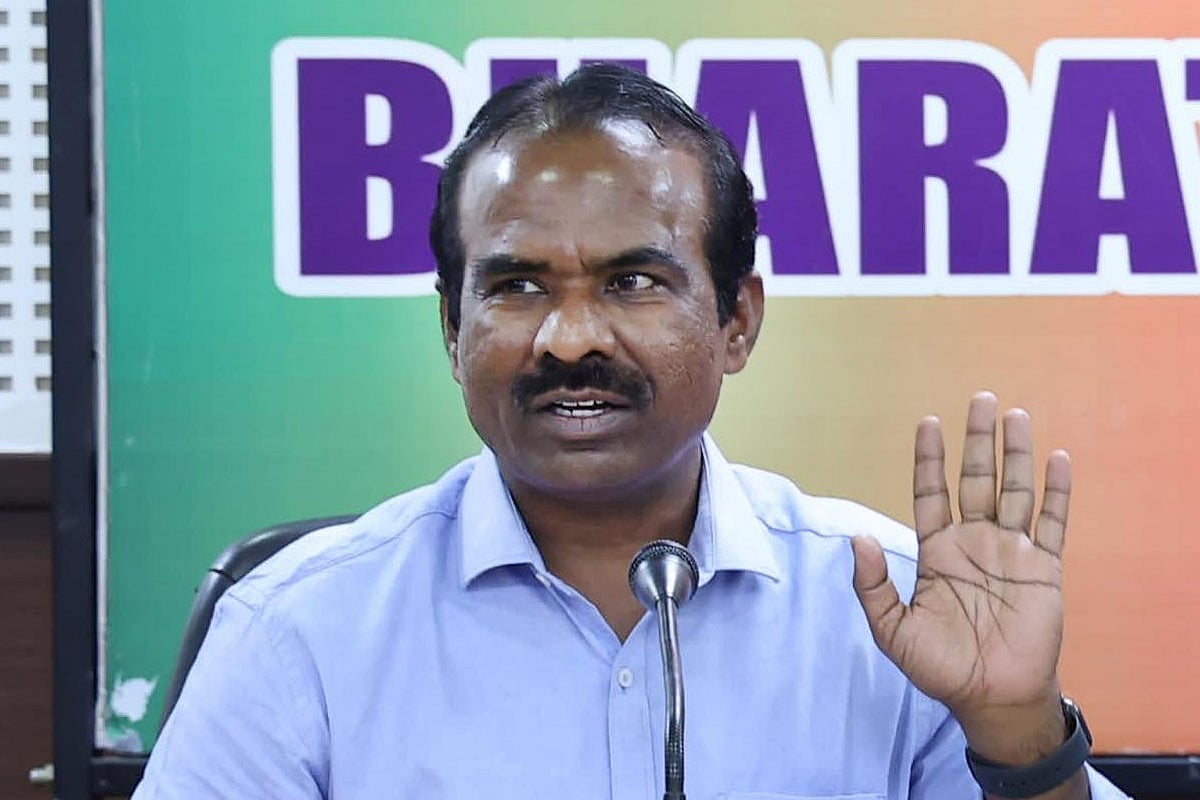 Nehru intentionally omitted from Karnataka government ad: BJP