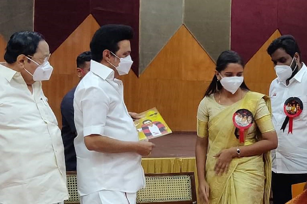 Ex-MNM member Padma Priya and former MP Vijila Sathyanath join DMK