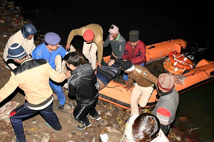 More than 20 dead, many missing as overcrowded boat sinks in Ganga near ...