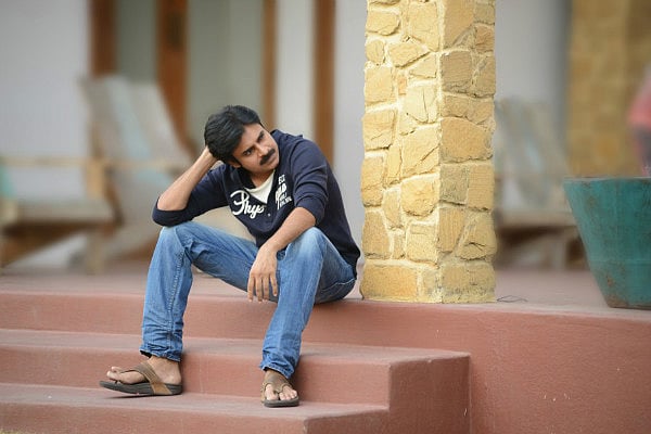 Pawan Kalyan ropes in Jilla director Neason for Telugu remake of Vedalam