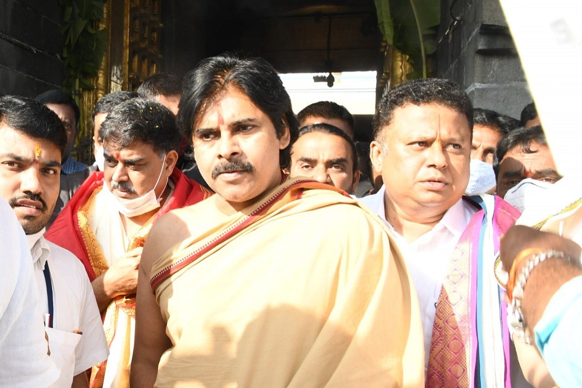 Pawan Kalyan visits Tirumala temple, donates Rs 30 lakh to Ayodhya Ram ...
