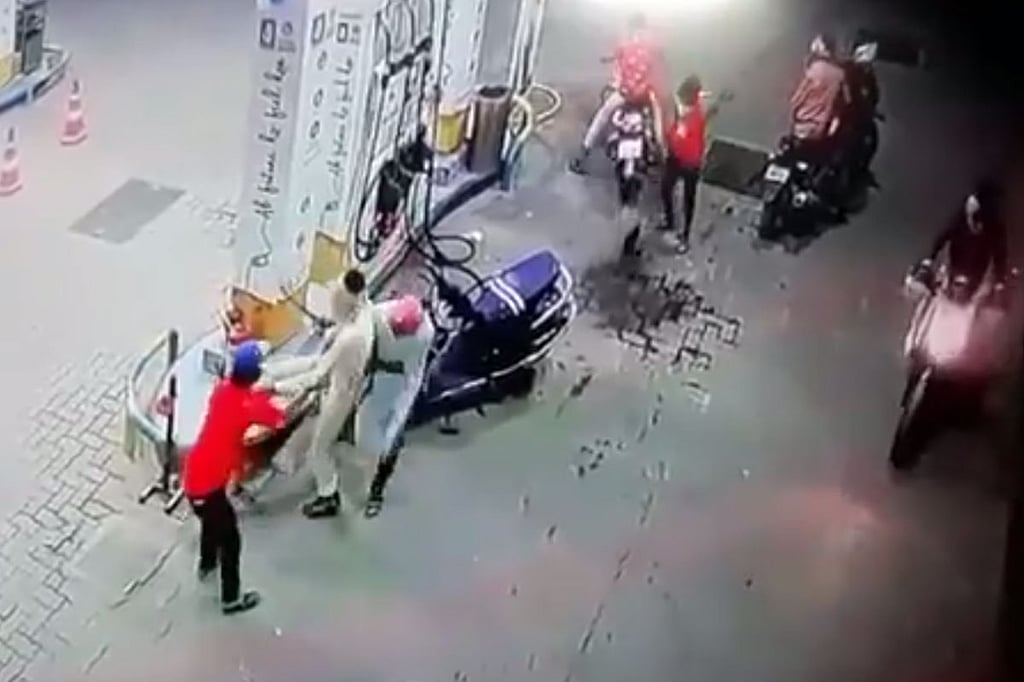 Six armed men rob petrol bunk in the heart of Bengaluru, caught on CCTV