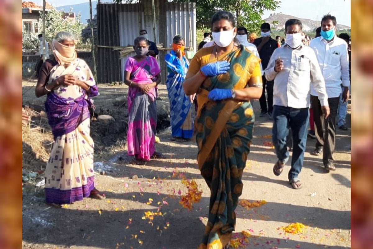 Video: YSRCP MLA Roja walks down road as villagers shower flower petals ...