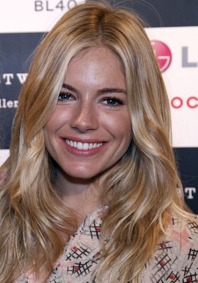 Sienna Miller to act with Bradley Cooper, again