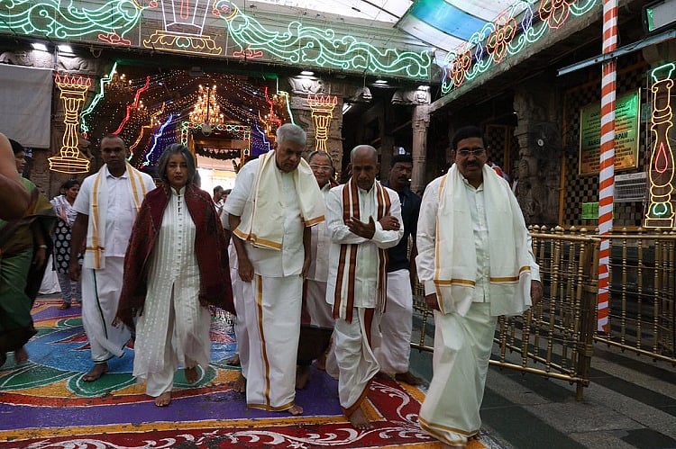 Sri Lankan PM prays at Tirumala temple