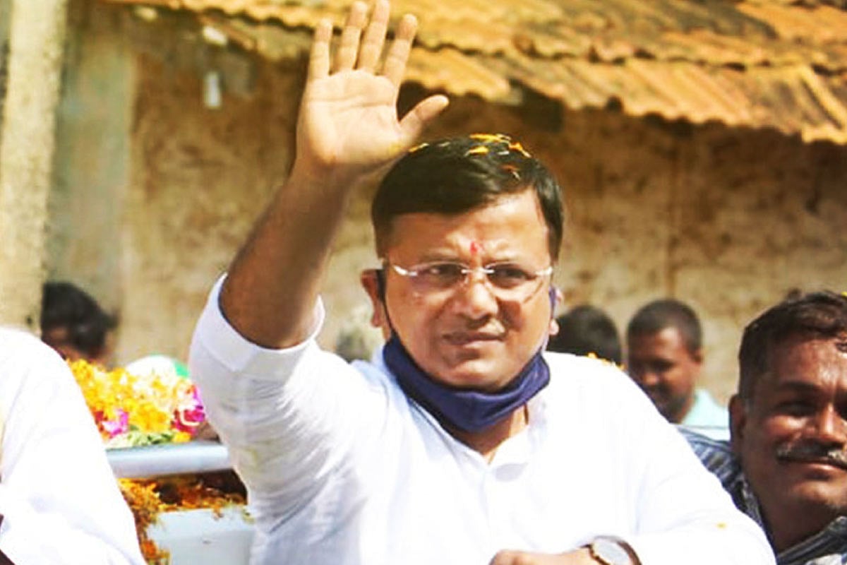 Karnataka bye-polls: BJP wins Sindagi, Cong wins Hangal