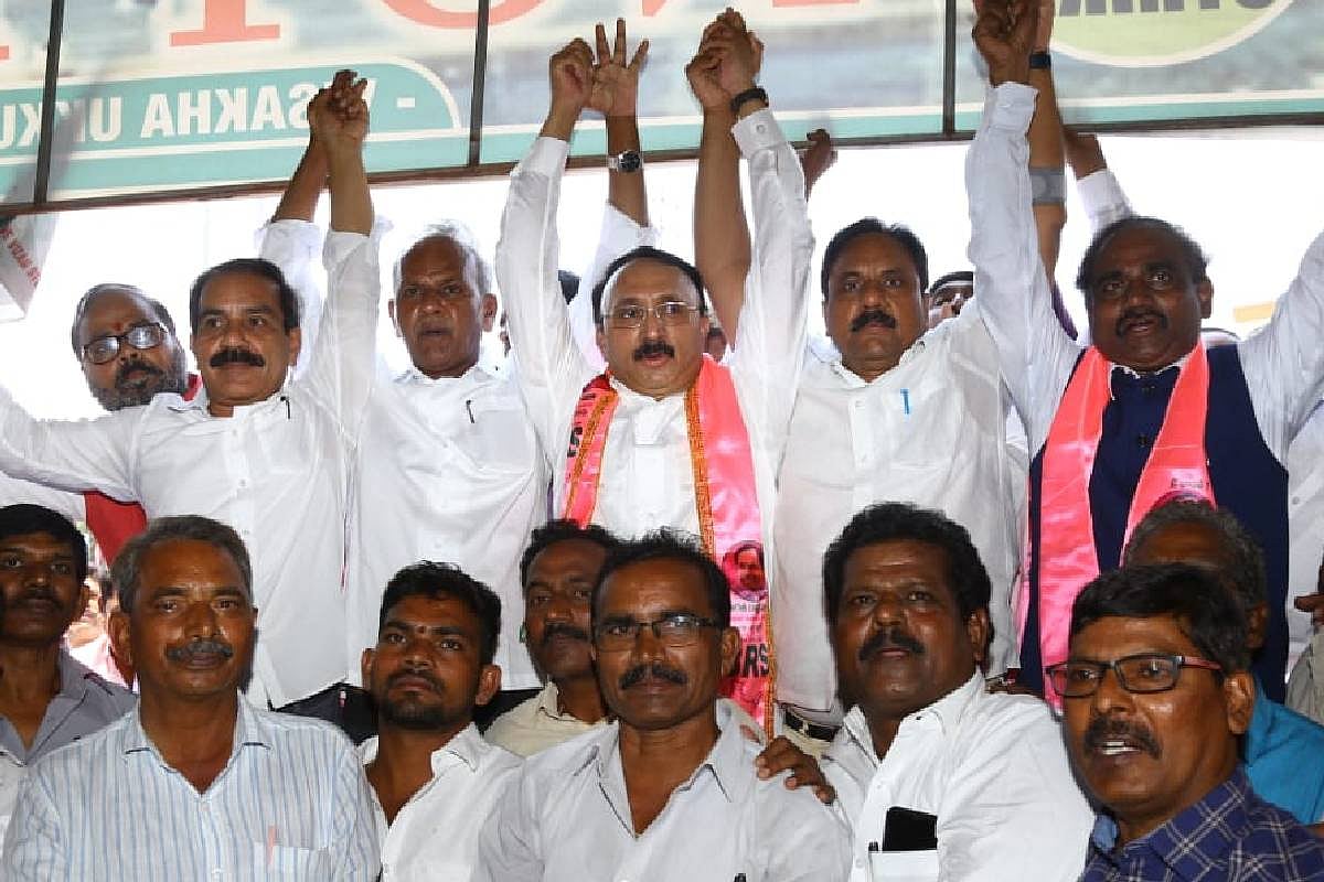 Andhra government in a bind as Telangana decides to bid for Vizag steel ...