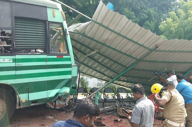 1 killed, 5 injured in Trichy as TNSTC bus meets with an accident