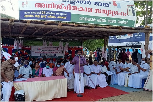 Walayar girls’ mother tonsures head to intensify agitation against ...