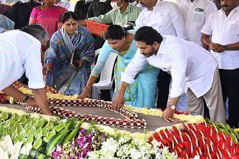 Andhra CM pays homage to YS Rajasekhara Reddy on 12th death anniversary