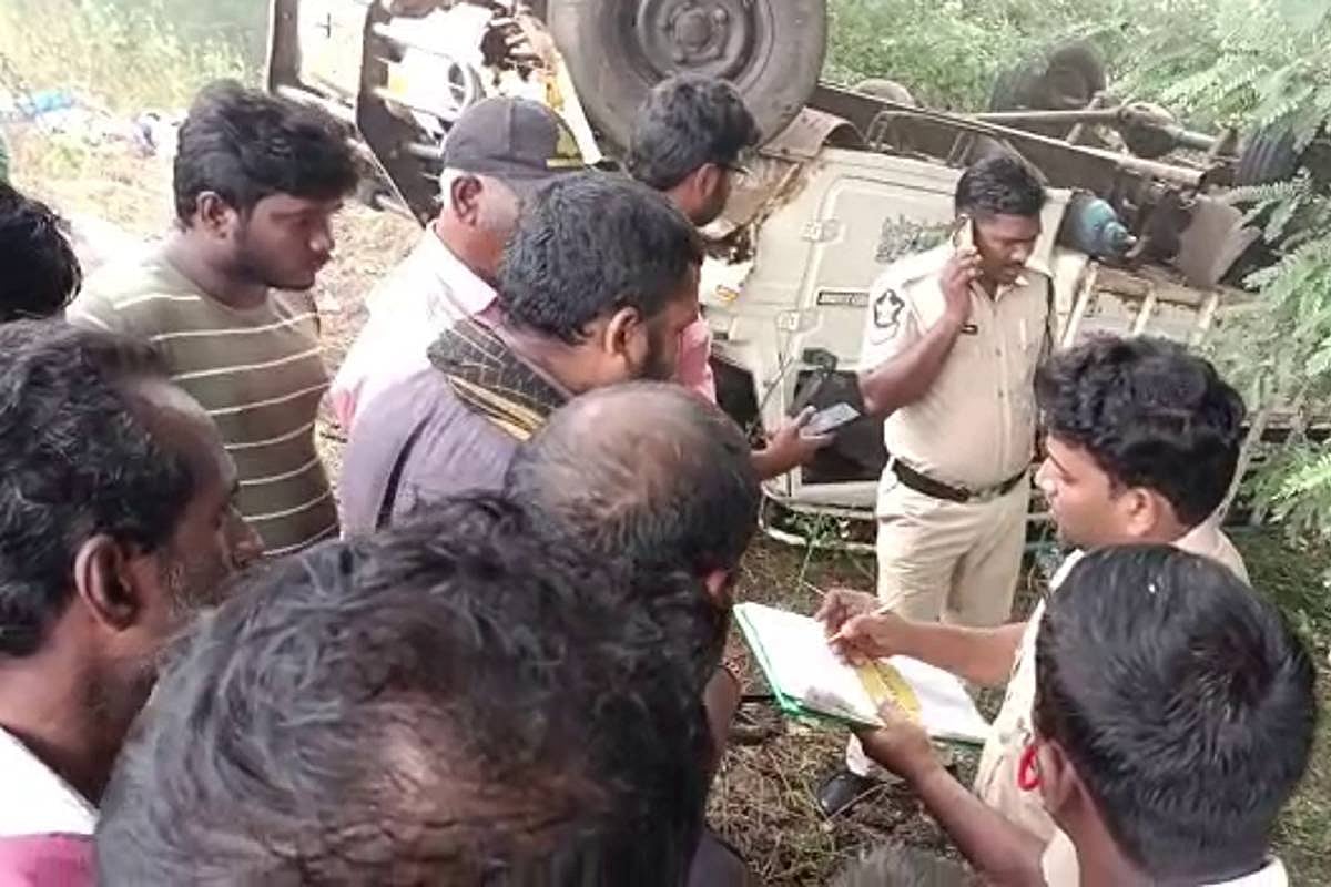 Four killed in Andhra road accident while returning from Sabarimala