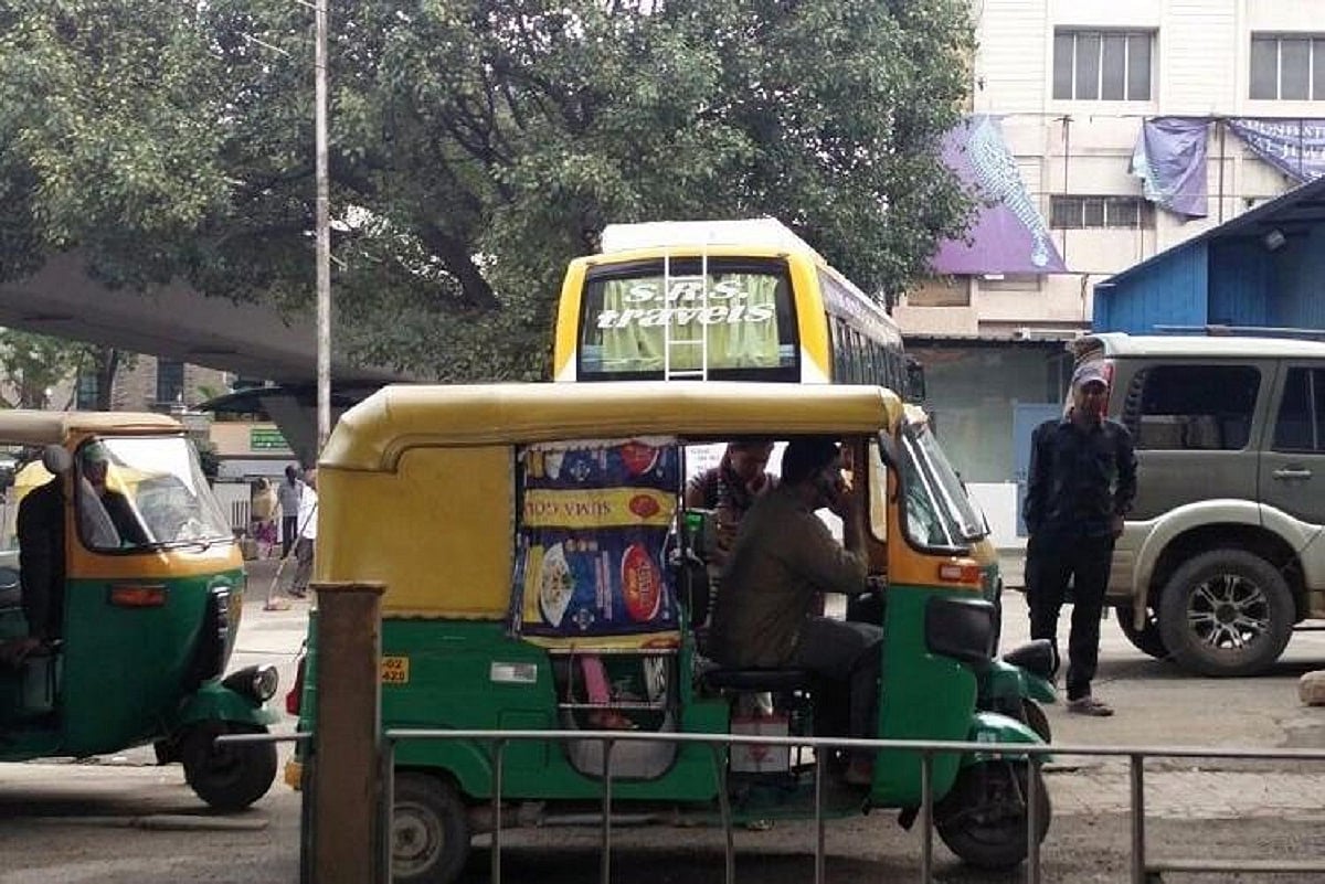 Bengaluru cops detain 500 protesting auto drivers amid 24-hour strike