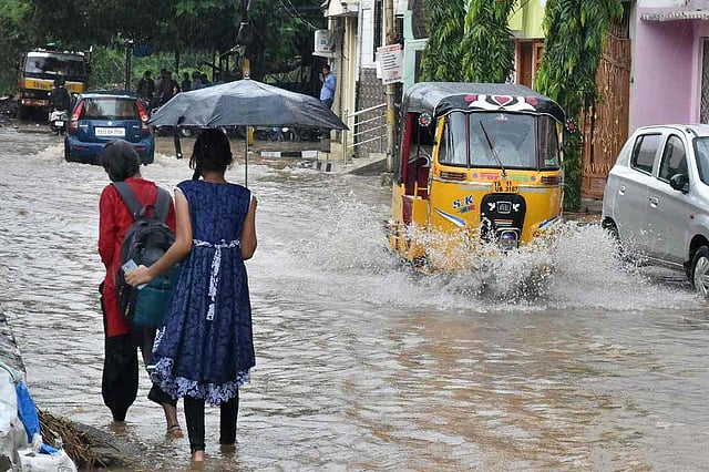 Michaung Effect: Heavy Rain Alert in Telangana - IMD Issues Red and ...