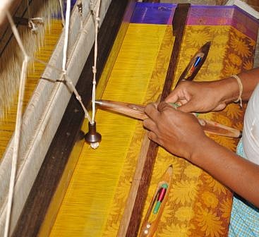 How the government systematically destroyed the handloom industry in ...