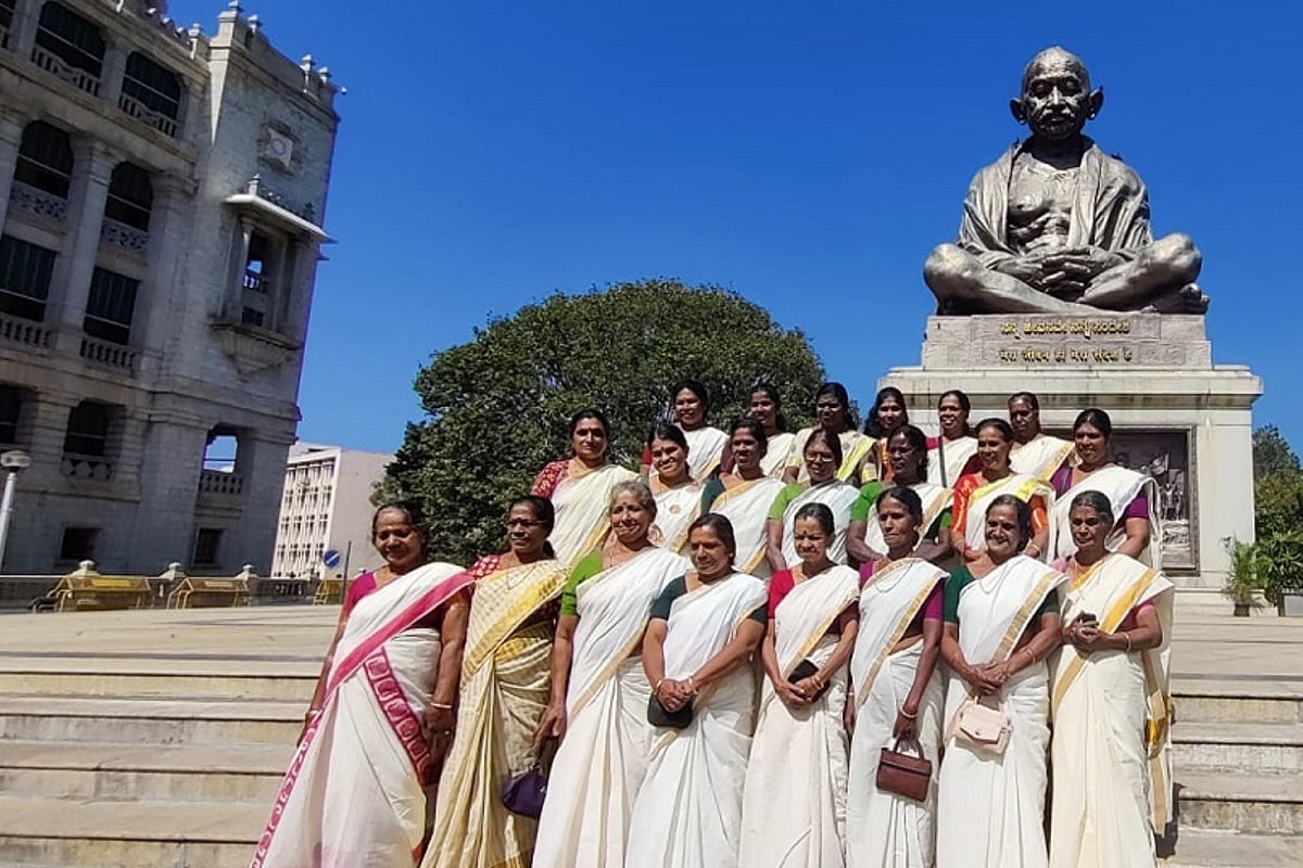 24 women daily wage workers from Kerala go on first flight with a year ...