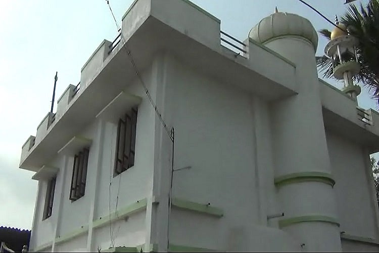 Petrol bombs hurled at mosque in Coimbatore, security demanded