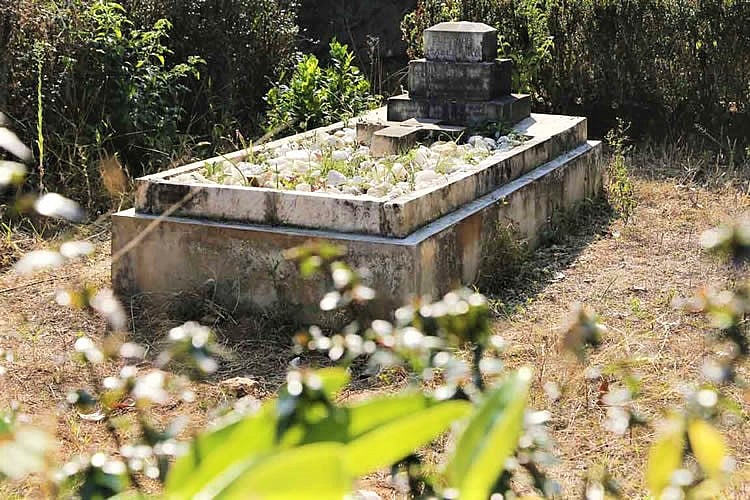 This 125-yr-old tomb was built by a Britisher in Munnar to fulfil his ...