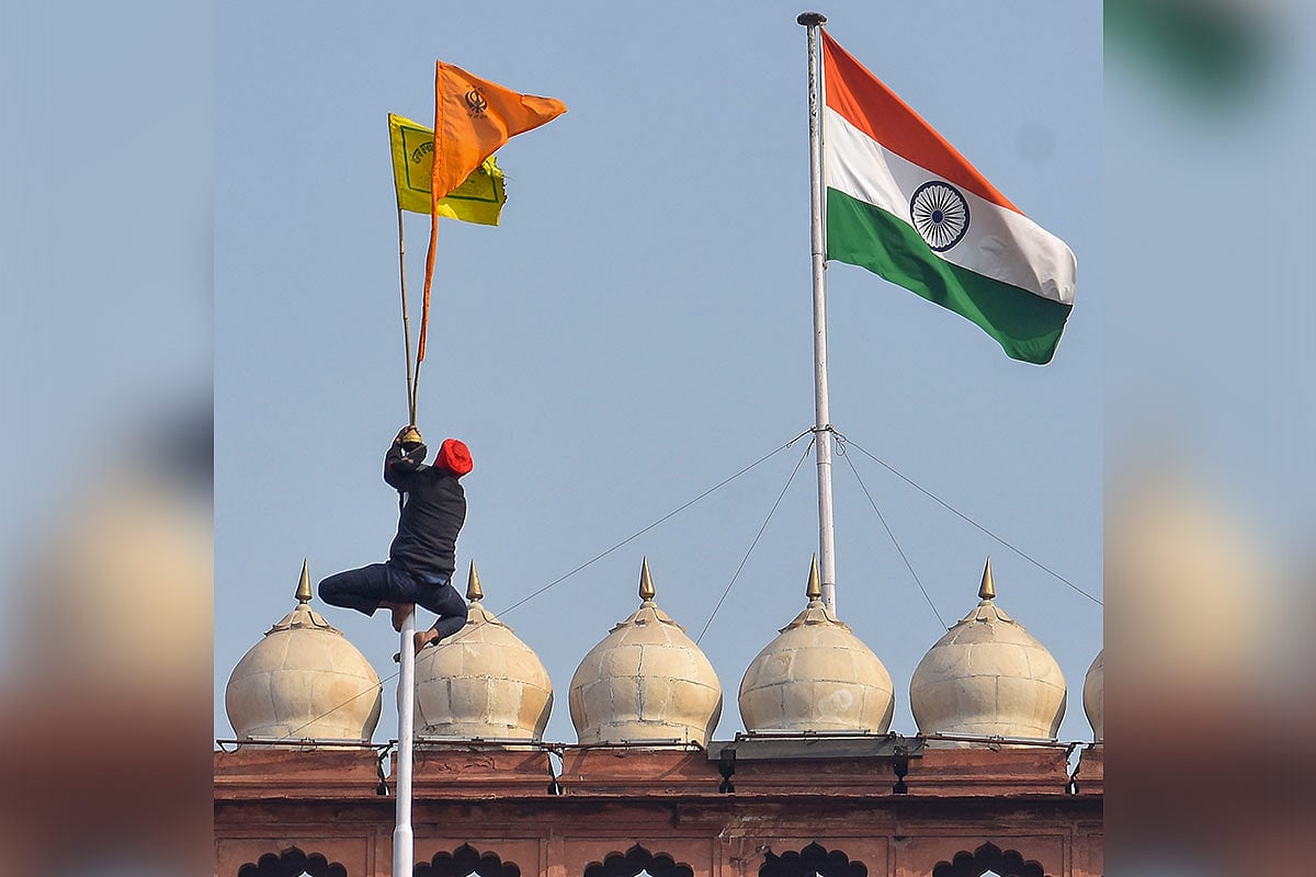 No, India’s tricolour wasn’t ‘supplanted’ by Sikh Flag at Red Fort