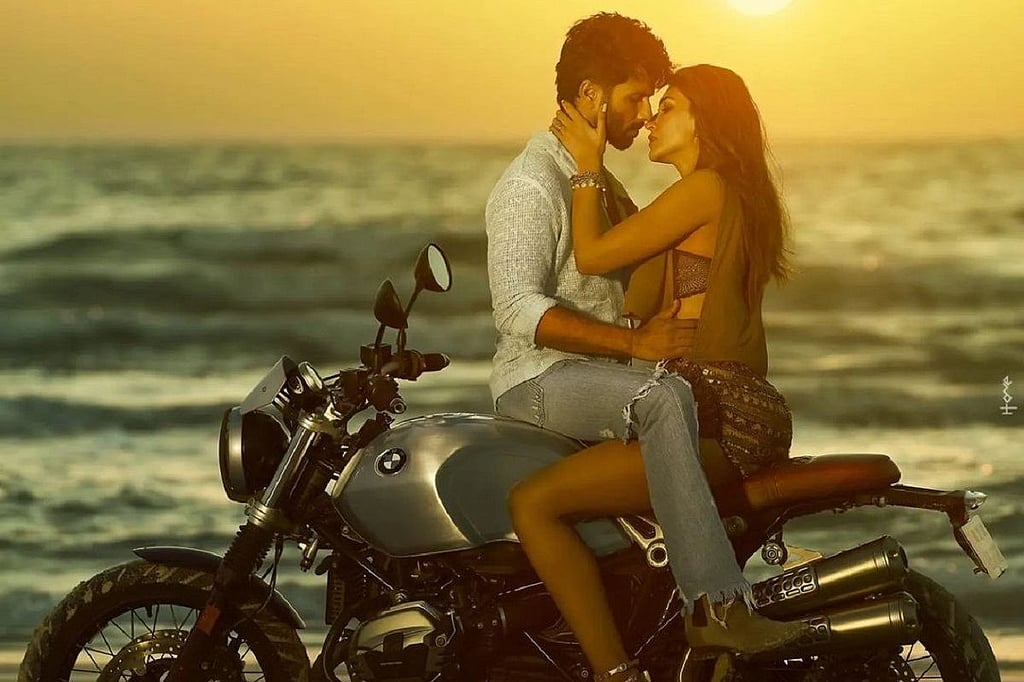 Shahid Kapoor, Kriti Sanon wrap up shoot of ‘impossible love story’