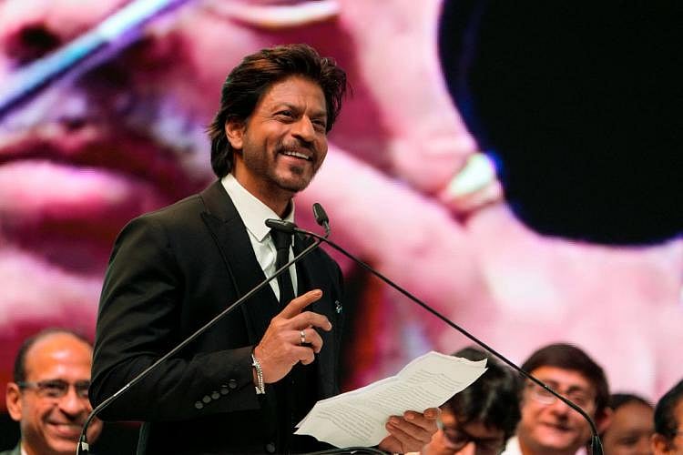 Shah Rukh Khan injured in accident while shooting in the US, undergoes ...
