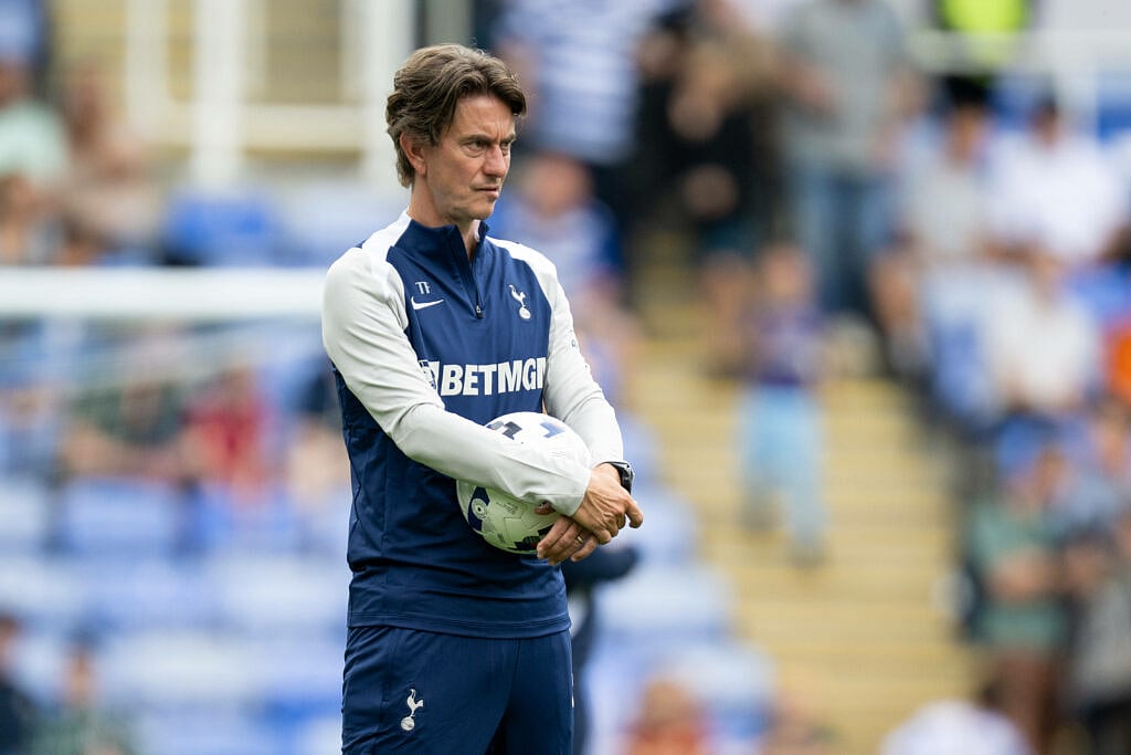 Tottenham striker reacts as Man United complete new signing