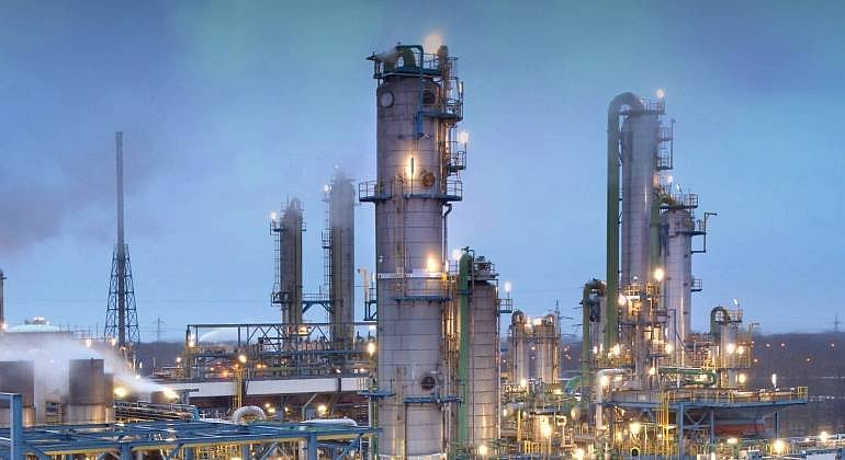 United Stars Signs 2 Logistics Contracts with SABIC