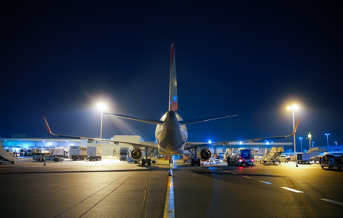 Abu Dhabi Airports Reveal Innovative Tarmac Lighting & Guidance System