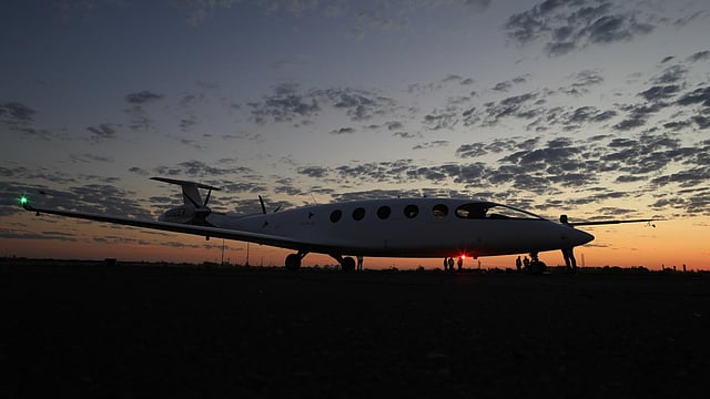 12 e-Cargo Aircraft to Electrify DHL Express’ Global Aviation Network