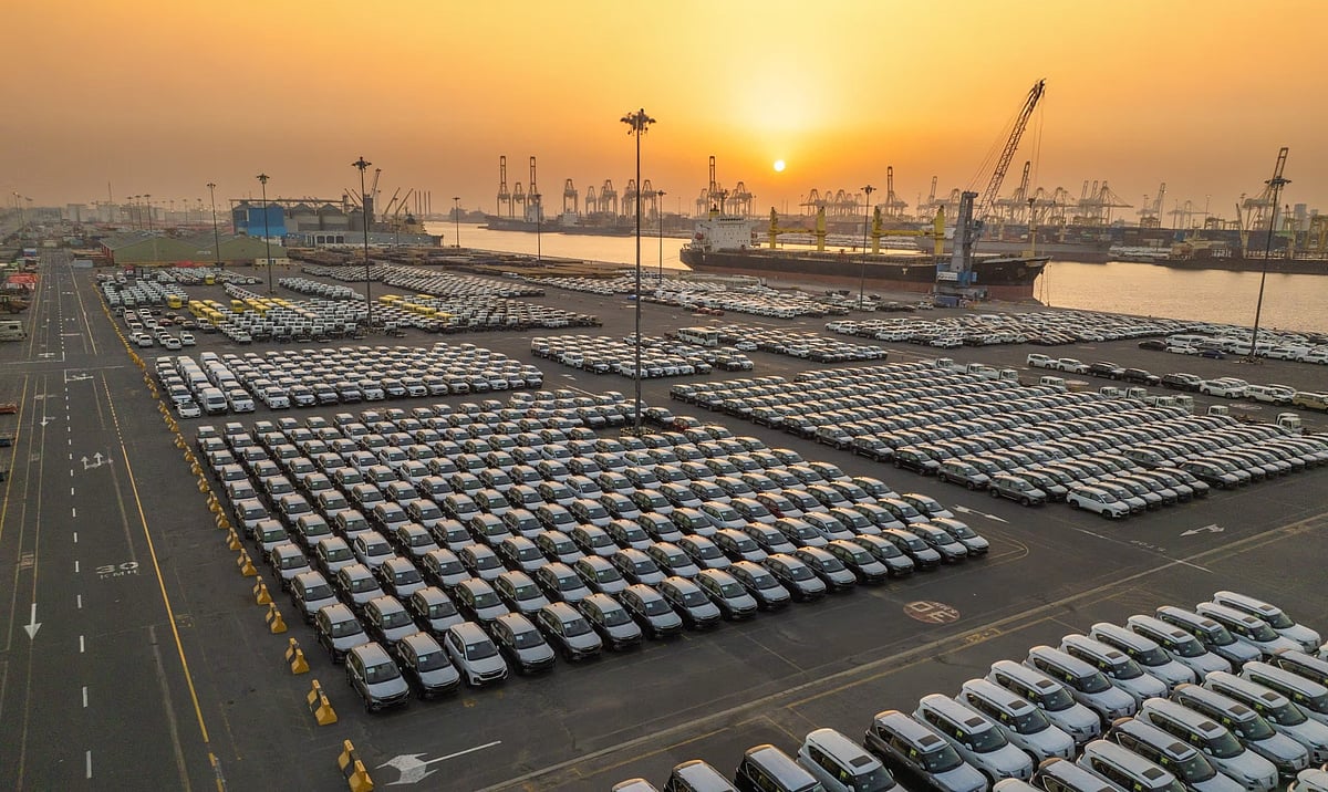 DP World Sets Automotive Logistics Record in the UAE