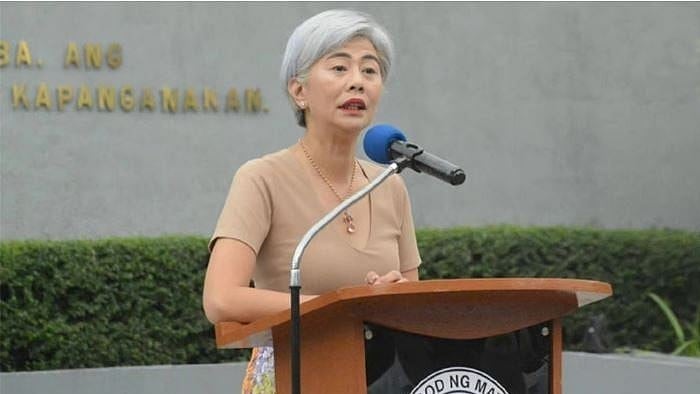 Lacuna fetes UdM president