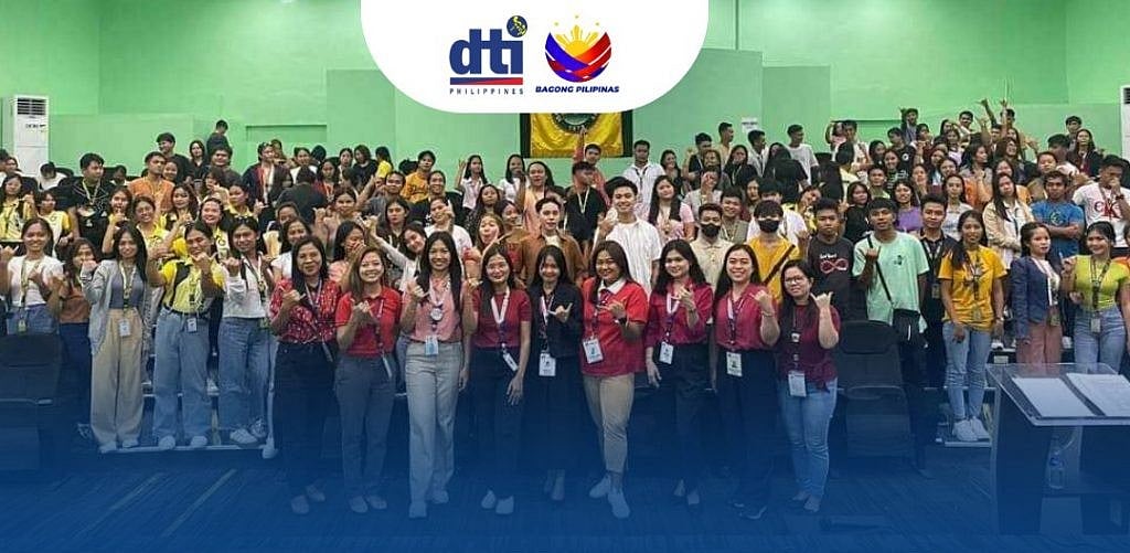 WV young entrepreneurs in DTI-USAID training program