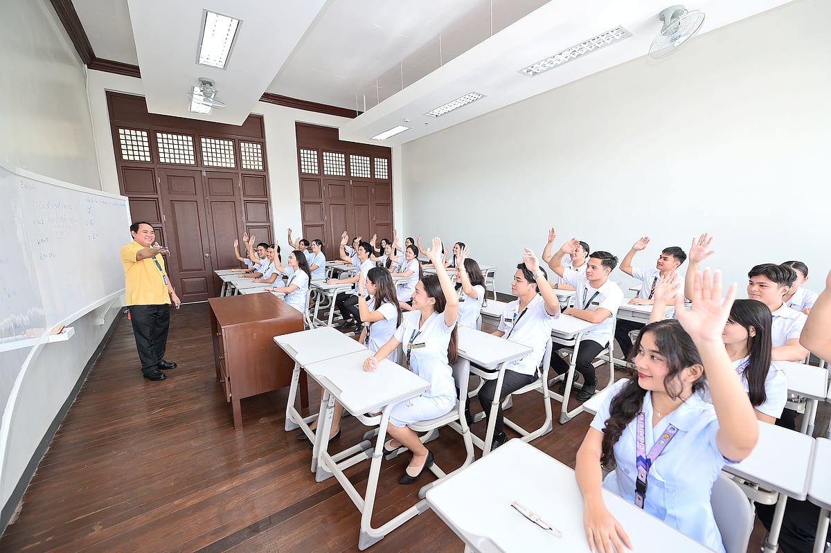 SM Group, WVSU restore Quezon Hall