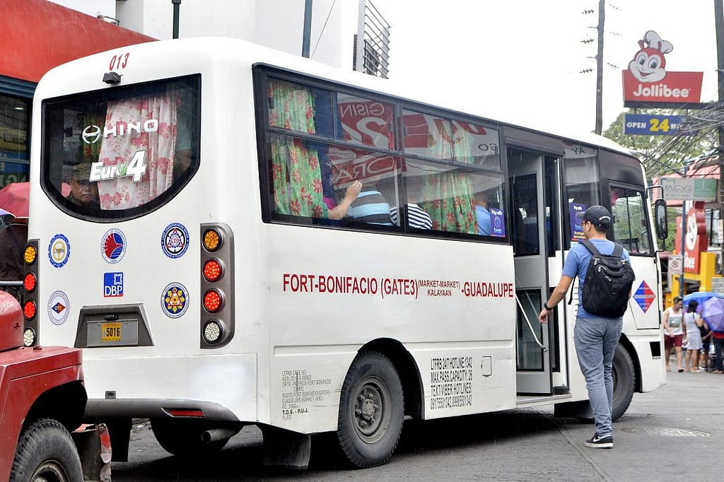 DOTr to proceed with PUV modernization program