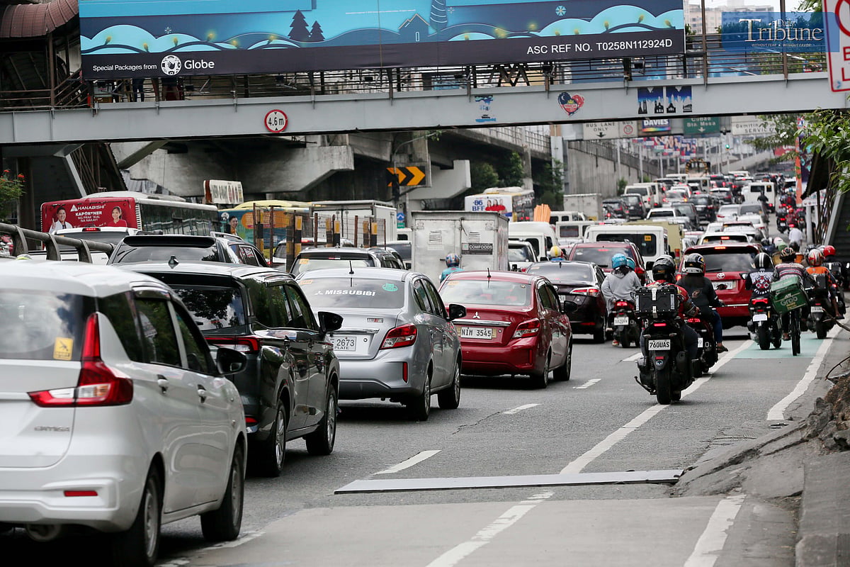 TNVS drivers file graft raps vs LTFRB-3 chief