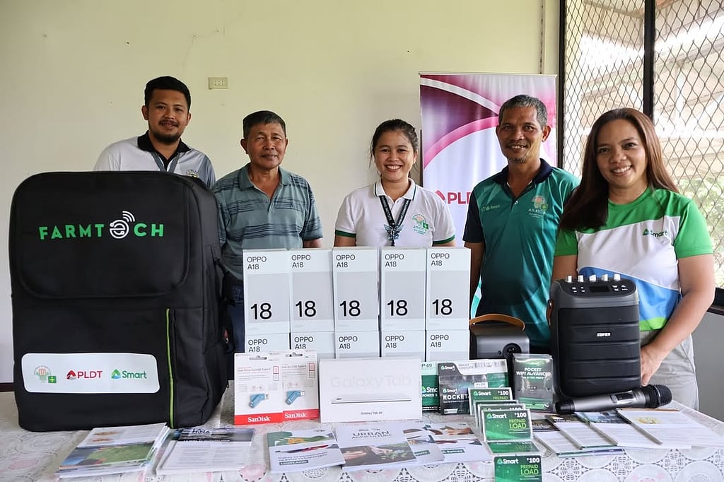 PLDT-Smart empowers Bukidnon tillers, coop members