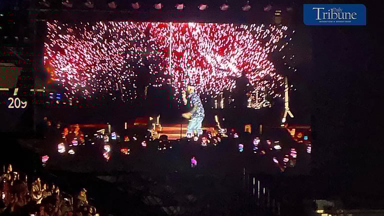 Maroon 5 Delivers Epic Sing-Along Concert in Manila